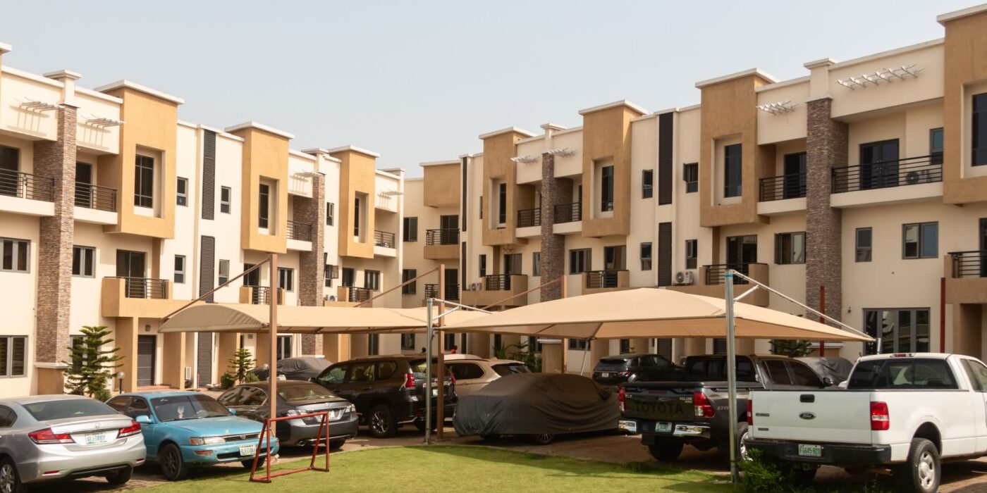 ISTROM – Building Solid in Time