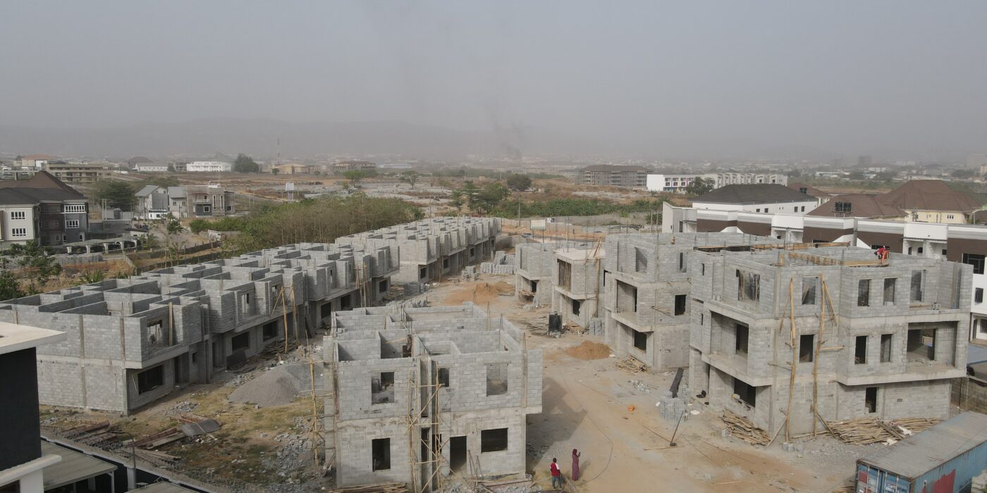 ISTROM – Building Solid in Time